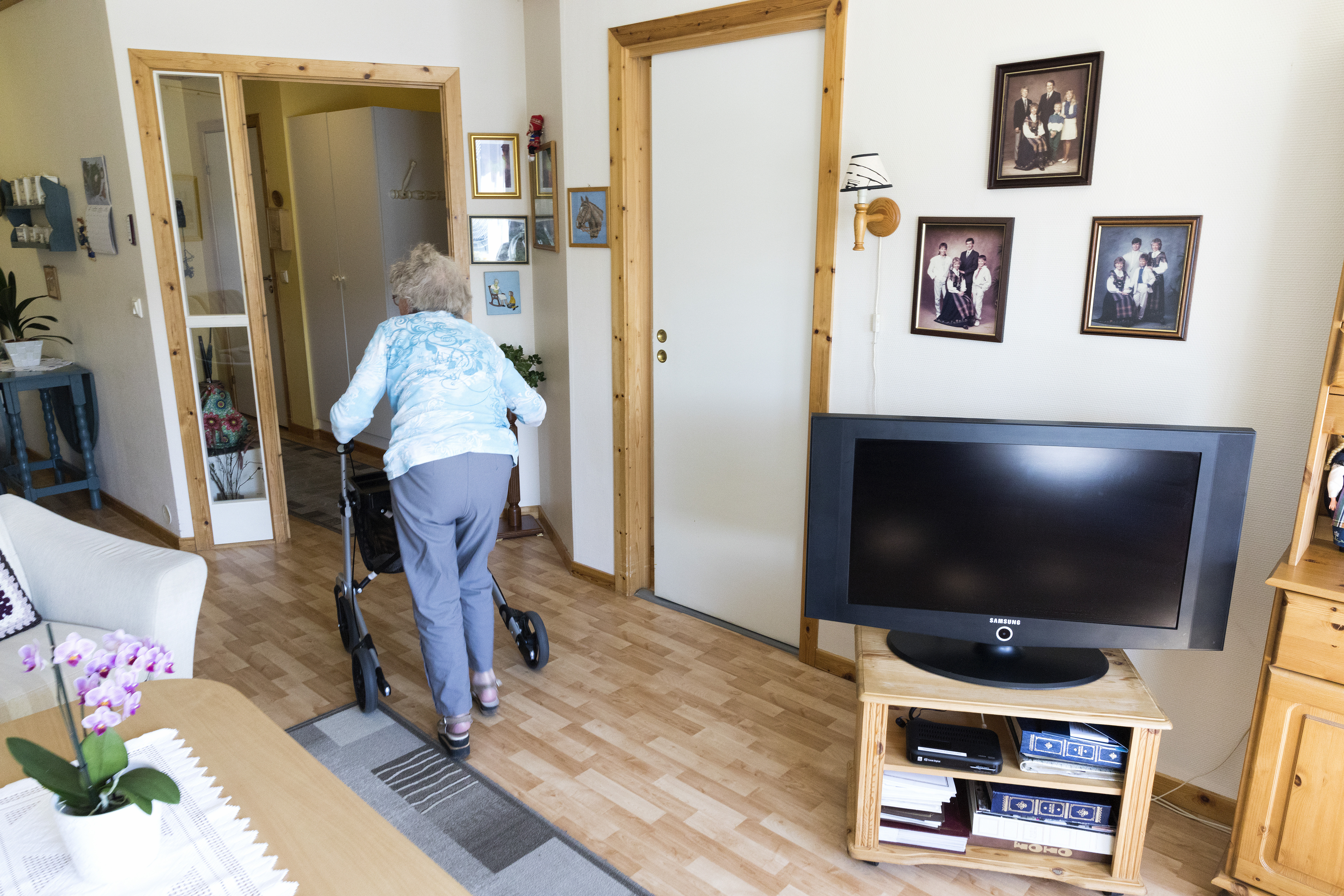 SSB og FHI: Eldre menn manglar oftare enn kvinner nokon å be om hjelp