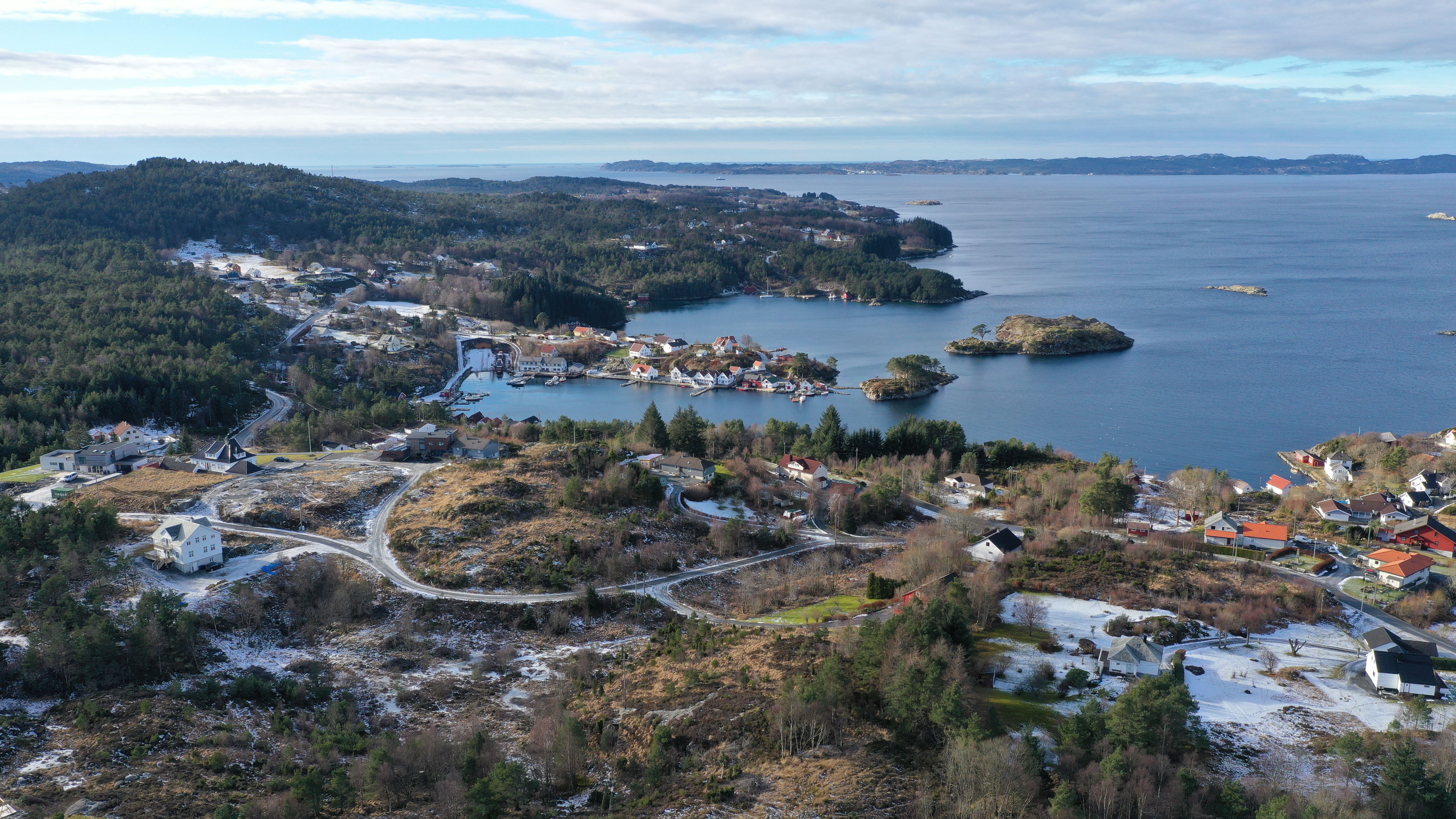 Tre bustadar over fem millionar